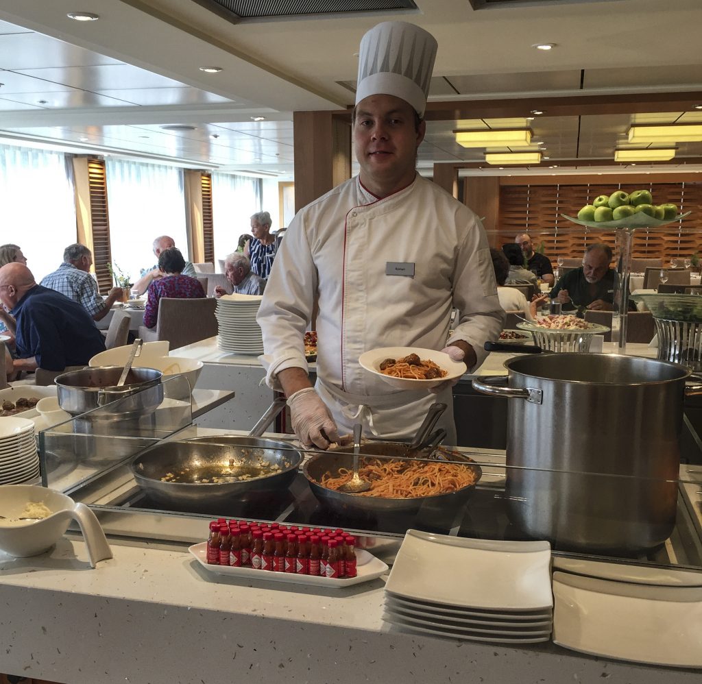 Lunch on the Viking Gefjon – ShineyVisions